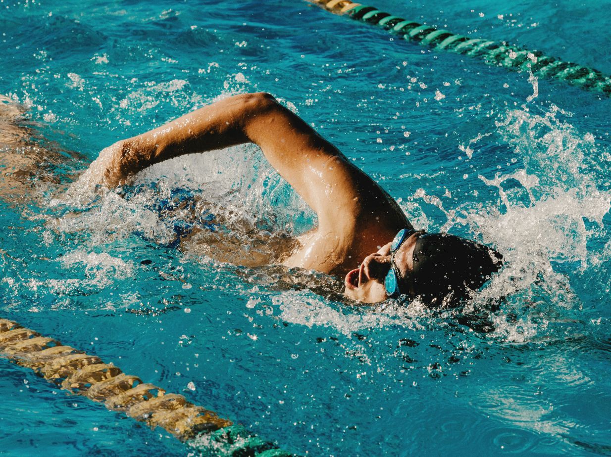 Rutinas de natación: Consejos y ejemplos para mejorar tu técnica - Club ...